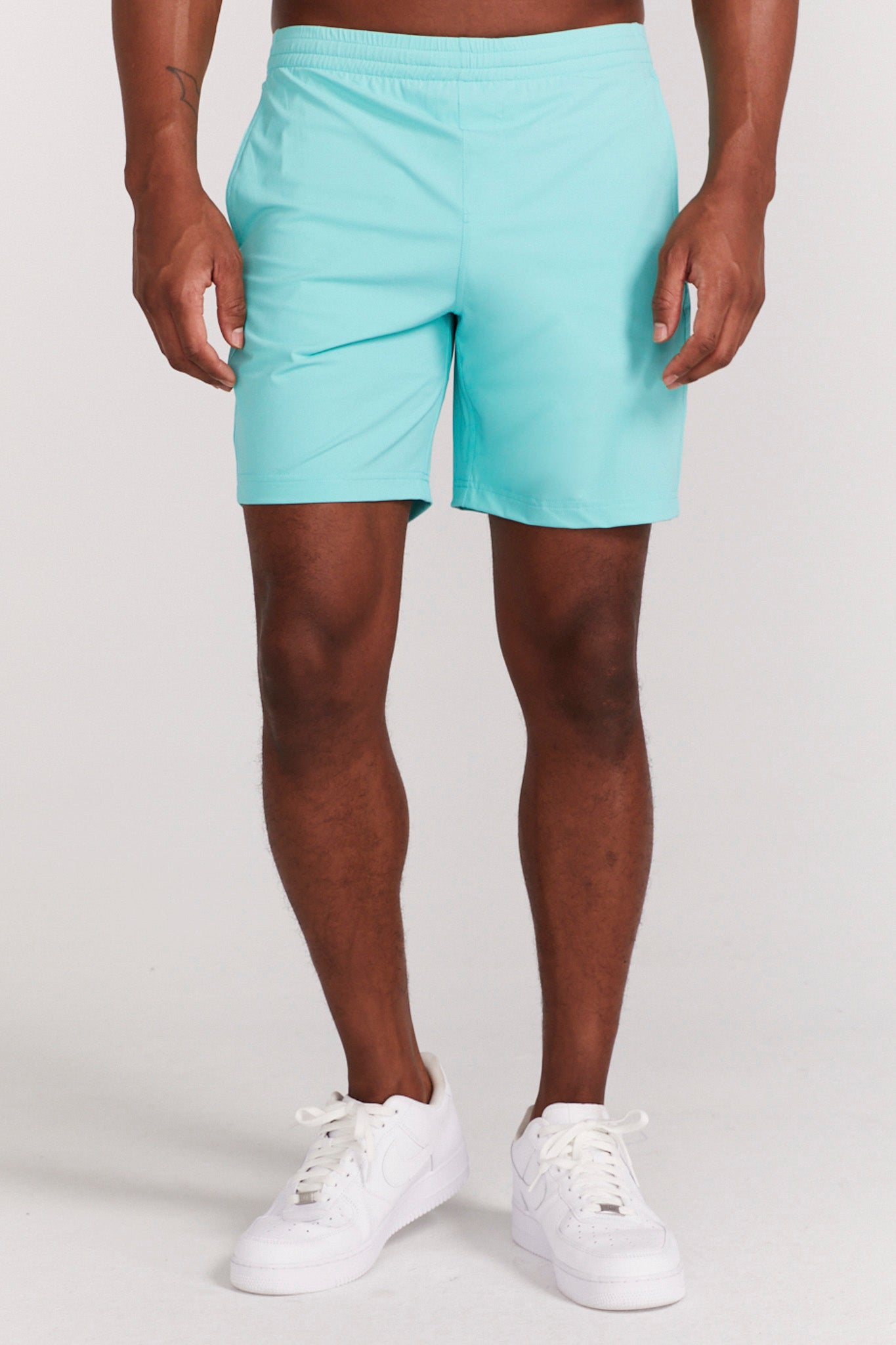 Byron Short in Pool – REDVANLY