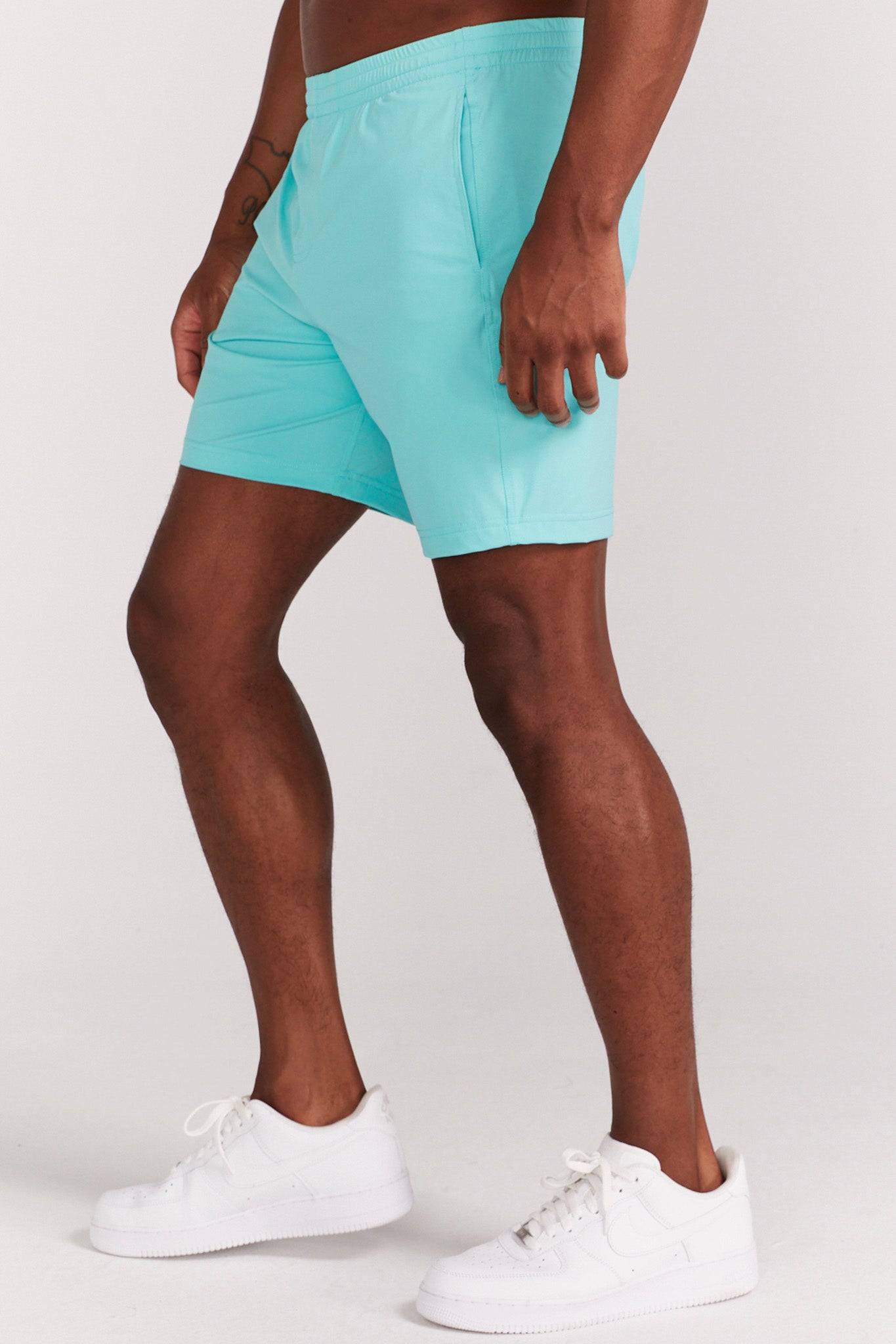 Byron Short in Pool – REDVANLY